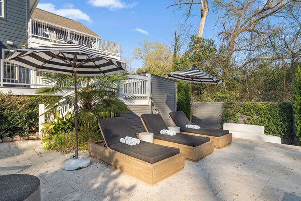 Luxury Charlotte Home With Stunning Pool & Hot Tub & Waterfalls - 夏洛特