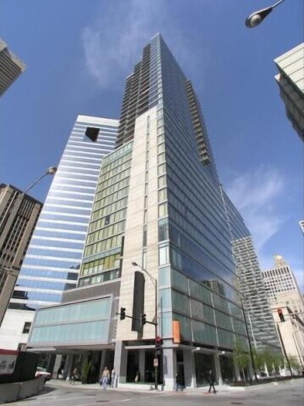 Dog-friendly 1br W. Rooftop Patio | Nr Riverwalk & Lakefront Trail - シカゴ