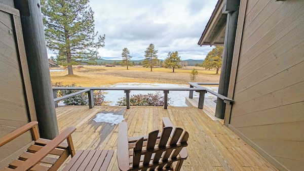 Resort Style Units: Near Lodge, Sleeps 8 -Srs226 - Sunriver, OR