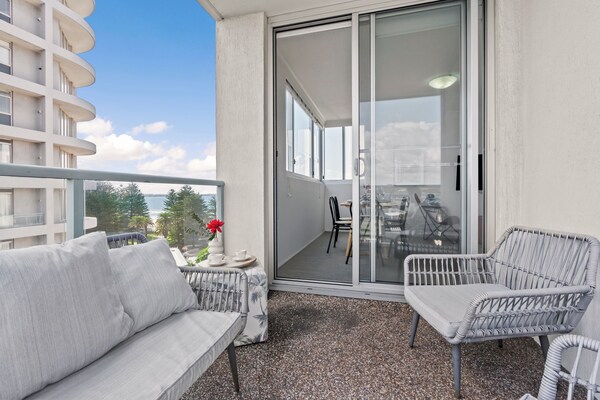 Family-friendly 3br Beachfront Apartment With Ocean Views  Cronulla - Penshurst