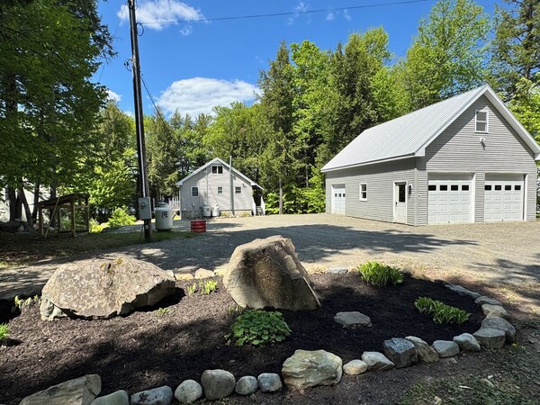 New! Tranquil Lake Front Home Tucked In Quiet Cove On Pristine Sebec Lake - Sebec lake, Sebec