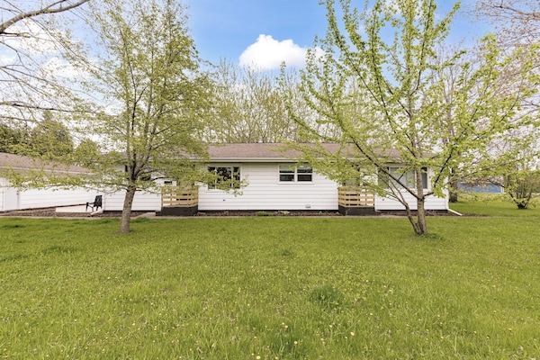Sleeps12 - Dog-friendly Sidexside Duplex - Large Yard/hammocks/firepits/grills - Amnicon Falls State Park, South Range