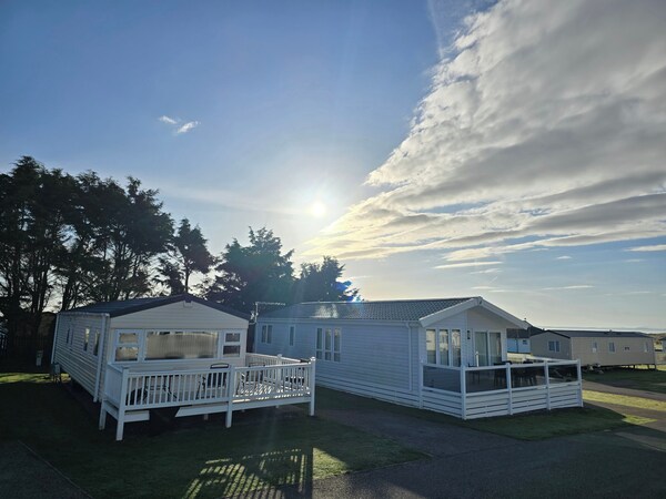 3 Bed-sleeps 8-free Parking-5 Min To Beach - Dornoch