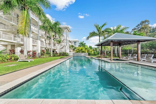 Marina Waterfront Living At Port Of Airlie - Whitsundays