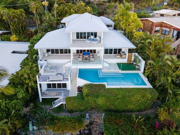 'Vue De Bleu'  Luxury Whitsunday Retreat - Daydream Island
