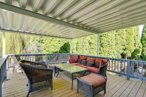 Fish, Swim & Hike: Waterfront Home In Longview! - Kelso, WA