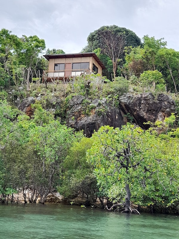 Seaview Bungalow At Sand Island Ecolodge And Dive Resort - Coron
