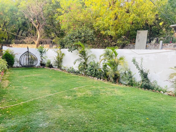 Charming 3-bedroom Villa By Sun N Shade Homes Near Delhi Airport - New Delhi