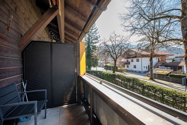Charming 3-room Apartment With Balcony And Mountain View In Garmisch-partenkirch - Garmisch-Partenkirchen