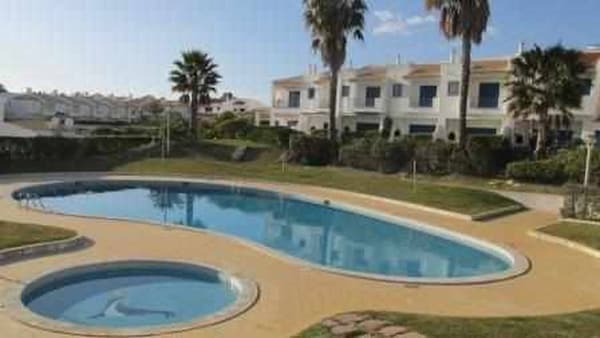 T0 Condomínio Jardim Da Oura, A/c, Piscinas, Terra - Albufeira
