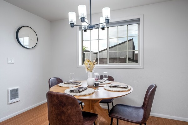 The Aria Modern Apartment Downtown Kalispell - Kalispell, MT