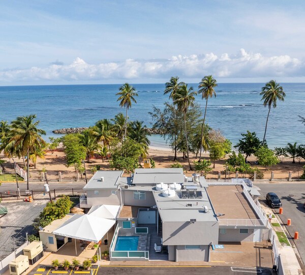 Beachfront View Apt6-7 3 Br/3 Bath Priv. Terr Pool - Dorado