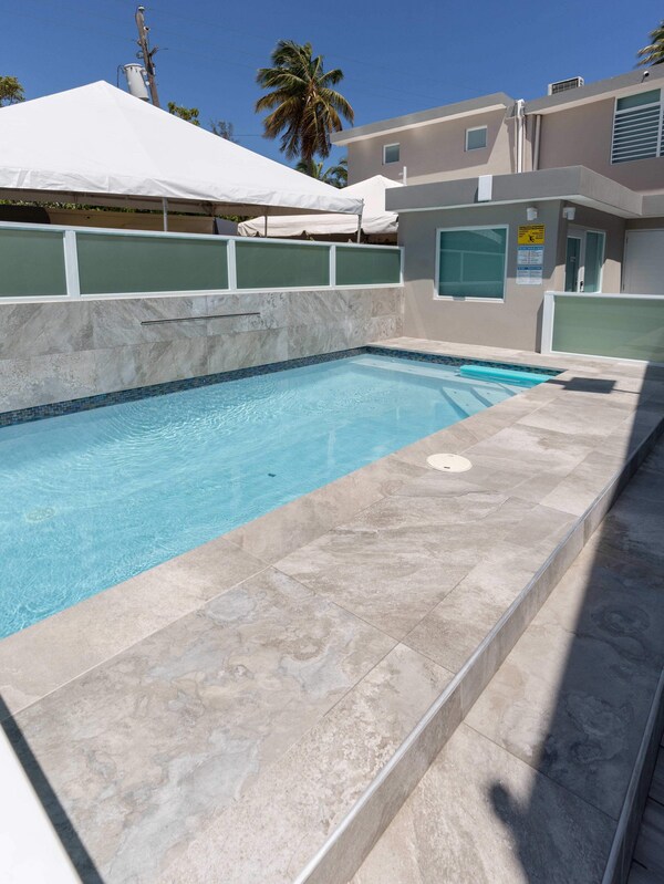 Beachfront Studios 4&5 2 Br/2 Bath & Pool - Dorado - Dorado
