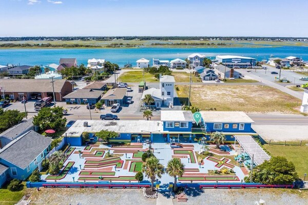 Coastal Cottage - Upscale 2 Br Condo At Mini Golf - Hampstead, NC