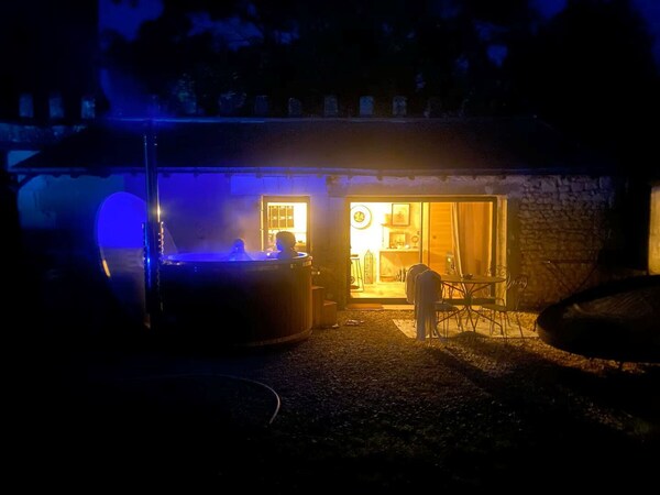Historic Retreat At Domaine De Migny: Cottage With Nordic Bath And Pool - Touraine
