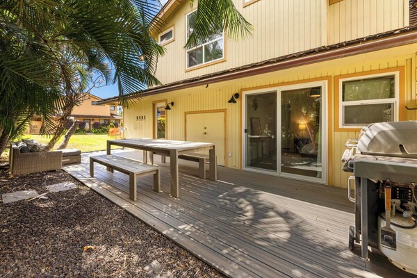 Oceanview Retreat In Puamana  Steps From The Beach & Surf - Lahaina, HI