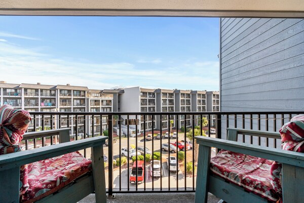 B423 At The Myrtle Beach Resort: Perfect Coastal Escape - Surfside Beach, SC