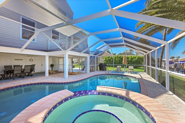 A Splash Of Paradise I Waterfront 3 Bed Home On Marco Island - Marco Island, FL