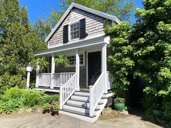 Captains Cottage- Town Of Camden - Camden, ME