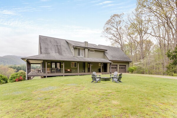New- Charming 2-bedroom Home With Amazing Views, Minutes To Downtown Waynesville - Waynesville, NC