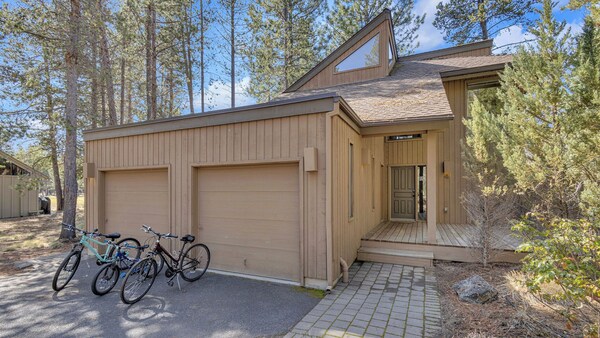 Golf Course Views Walking Distant To Village, Great Family Cabin Dog Friendly - Sunriver, OR