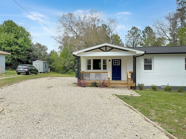 Garner's Retreat | 2bd/2ba & Pet Friendly - 羅裡