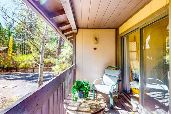 Country Style Condo With Fire Pit, Private W/d, And Full Kitchen - Pinetop-Lakeside, AZ