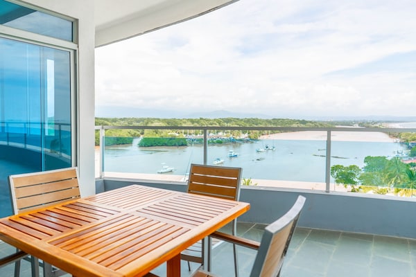 Stunning Oceanview Penthouse With Fitness Room And Full Kitchen - Puntarenas