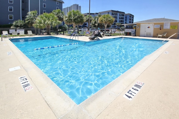 Oceanfront Condo With Beach Access, Pools, Hot Tub, & Lazy River! - Surfside Beach, SC