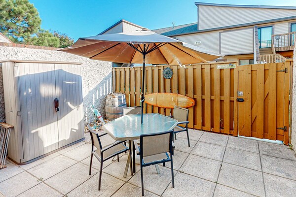 Sunny Condo With Private Deck, Central Ac, Washer/dryer, Indoor Pool, & Tennis - Maryland Beach, MD