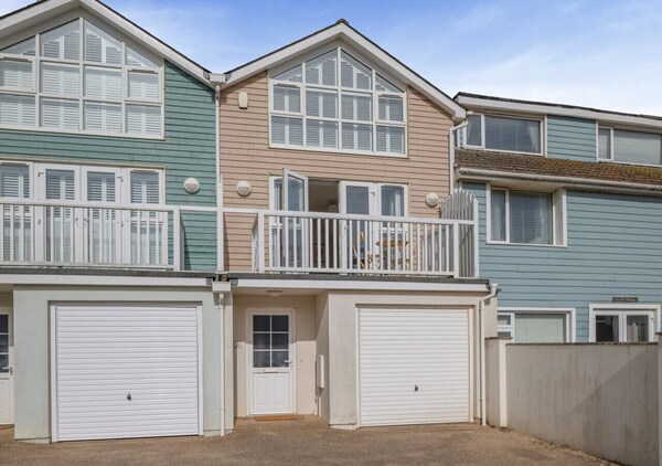 Sandunes House - Three Bedroom House, Sleeps 6 - Camber Sands