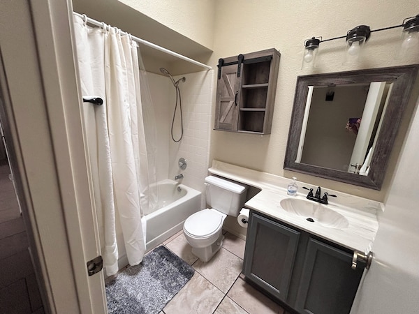 3-bedroom 2-bath Home Centrally Located In Sierra Vista, Wifi, Washer/dryer - Sierra Vista, AZ