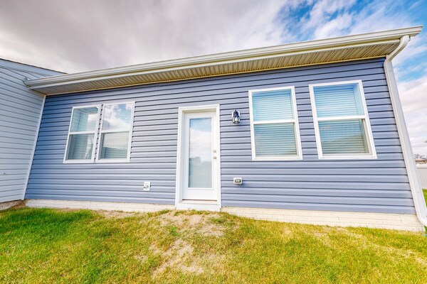 Newly Remodeled - Dog Friendly Townhome With Pools, Tennis, Washer/dryer & Ac - Delaware