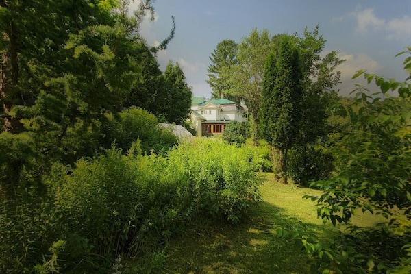 Hagrid's 4 Season Yurt + Inn And Spa Access - Quebec