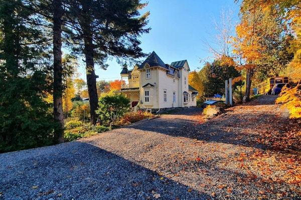 1898 Victorian Manor With Spa (5 Acres) - Québec