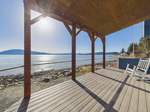 Oceanfront | 7br W/ Firepit, King Beds & Whales - Juneau, AK