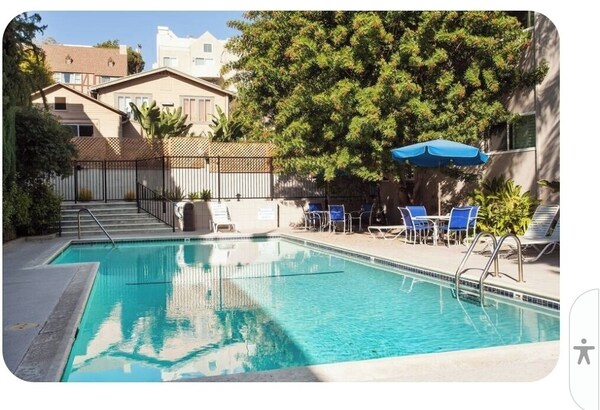 Chic 1-bedroom Apartment With Ac, Wifi In Fabulous West Hollywood - West Hollywood, CA
