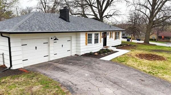 Modern Mission Escape Home - Family Friendly - Close To All Attractions - Shawnee, KS