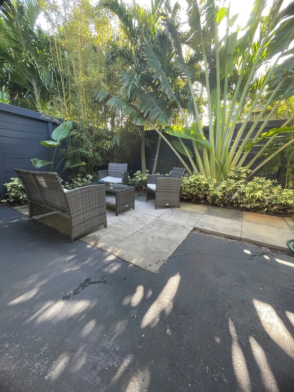 New 2-bedroom Unit  Lovely Fort Lauderdale W/ Ac, Wifi & Amazing Private Patio - Sunrise, FL