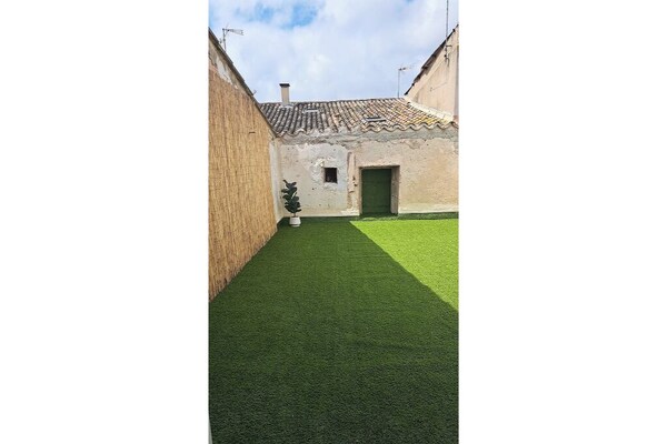 Whole House: Accommodation - Pinet, France - Hérault