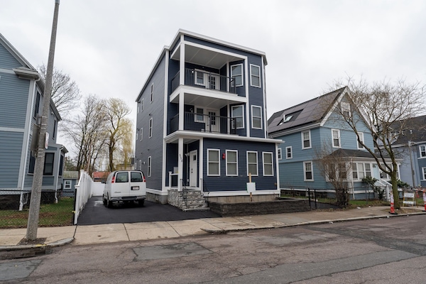 558-1  3br - Boston Renovated Nest Near Aquarium - Boston, MA