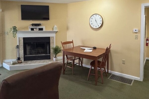 20% Sale April/may Nh Condo Unit 4c - New Hampshire
