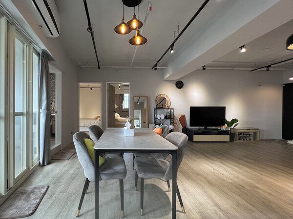 Zhongxiao Fuxing High-rise View Apartment - Three Rooms, Two Bathrooms - 시즈 구