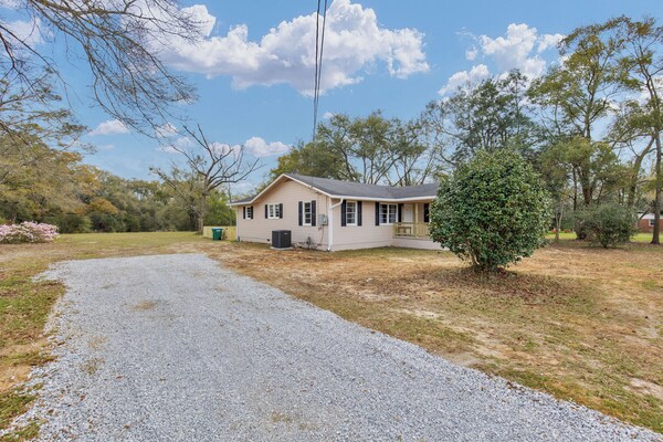 Magnolia House - Charming 3-bedroom House In Semmes, Alabama - Mobile, AL