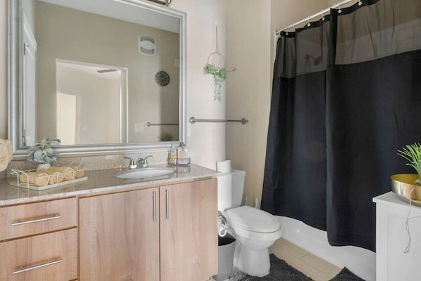 Contemporary Midtown 1-bedroom - Nashville, TN