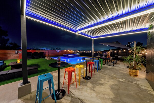 Paradise View: Luxury Pool & Spa Retreat - San Diego, CA