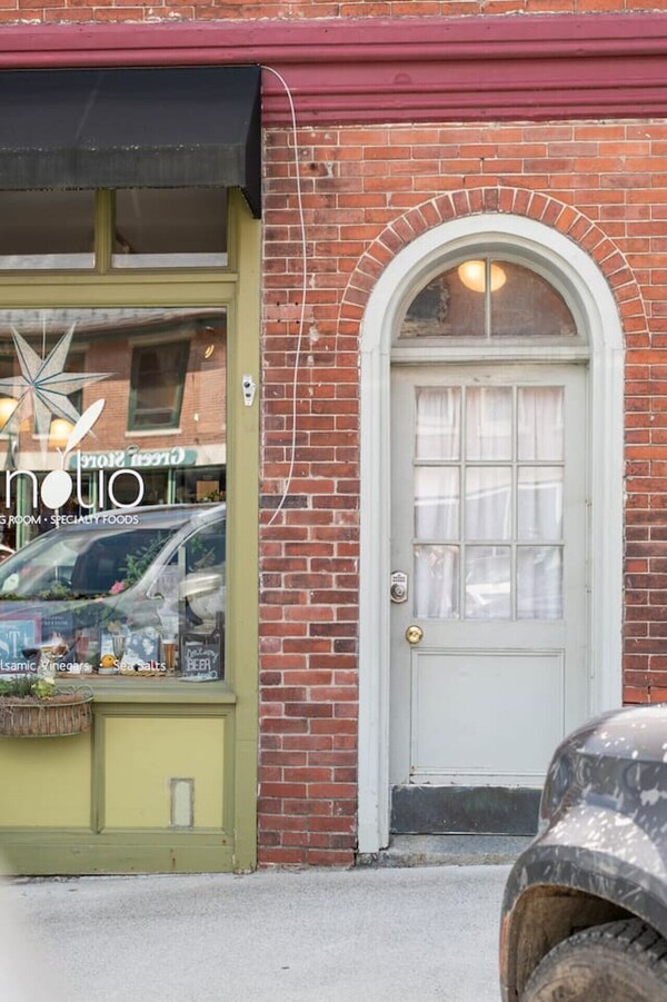 Mariner's Loft On Main St - Right Downtown! - Moose Point State Park, Searsport