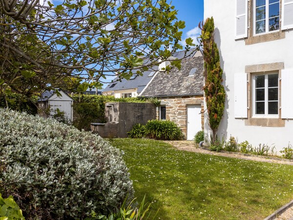Holiday Home 'Au Cœur De Locquirec' With Private Terrace, Private Garden And Wi-fi - Locquirec
