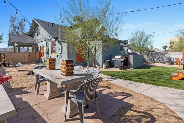 Charming "New"  Hot Tub Retreat - Prime Location Mins To Downtown & Phx Airport - Phoenix, AZ