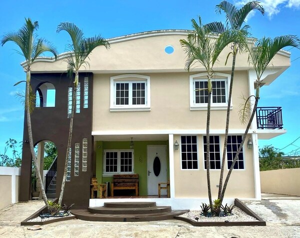 Cozy 2-bedroom Apartment In Beautiful Yauco With Ac, Wifi - Yauco
